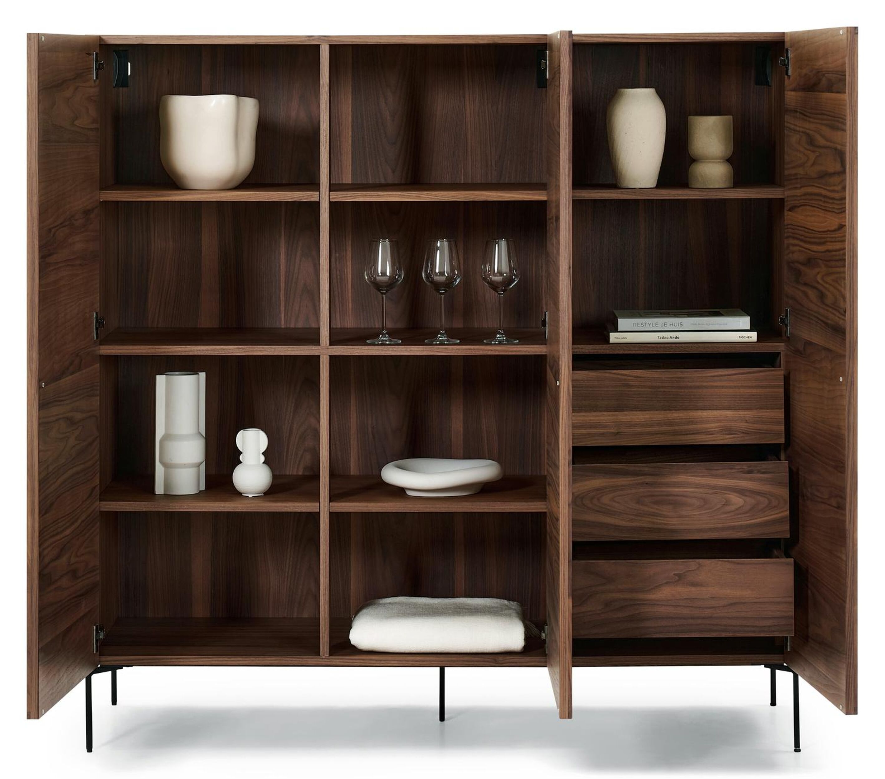 Conturo barkast in walnoot met large vierkante poten 150 x 45 cm